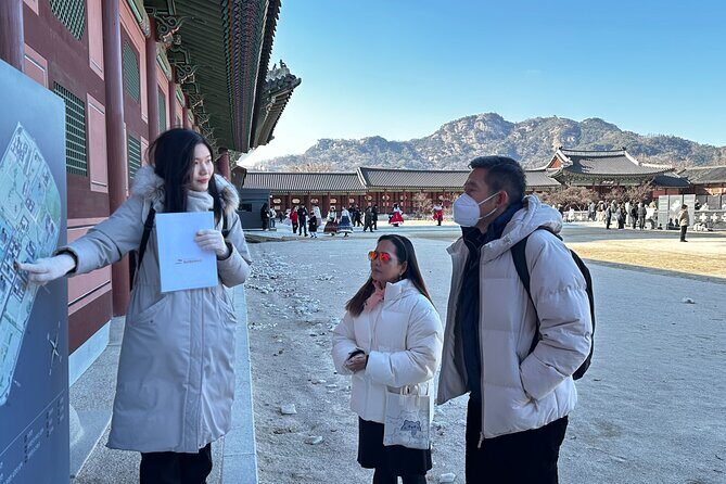 Time Travel in Seoul: Gyeongbokgung Palace, Folk Museum & Bukchon - The Sum Up