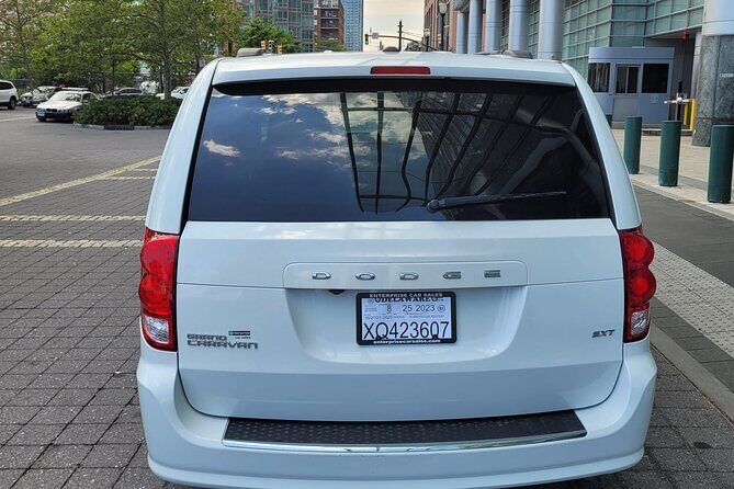 Times Square NYC to EWR Newark International Airport - Why Choose a Private Transfer?