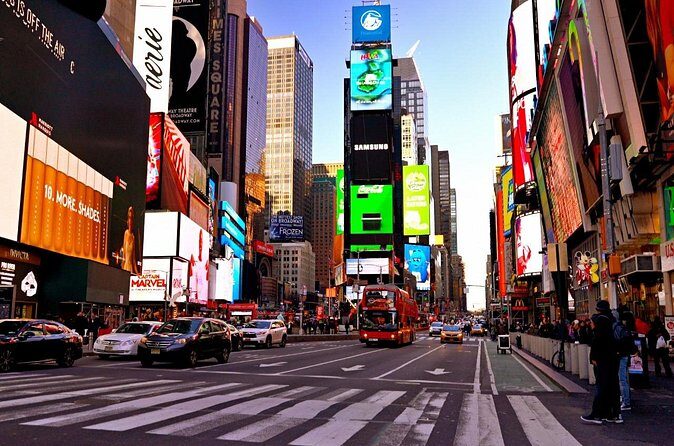 Times Square NYC to EWR Newark International Airport - Summary of Features