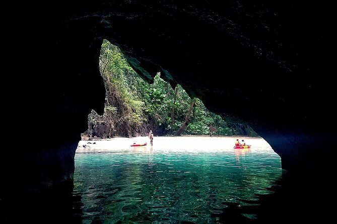 Tin Adventure Sea Tour to 4 Islands & Emerald Cave from Koh Lanta - The Experience of the Emerald Cave Swim