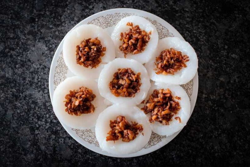 Tiong Bahru: Explore Singapore's Oldest Estate (Mandarin ) - Food and Flavor at the Tiong Bahru Food Centre