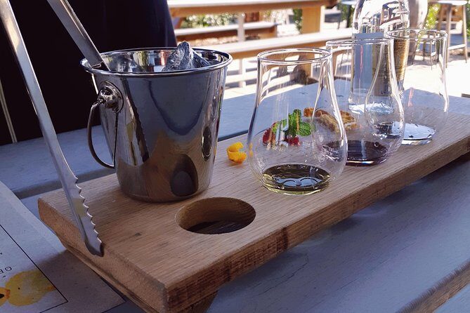 Tipple of Gin Experience Tour - Guide and Group Dynamics
