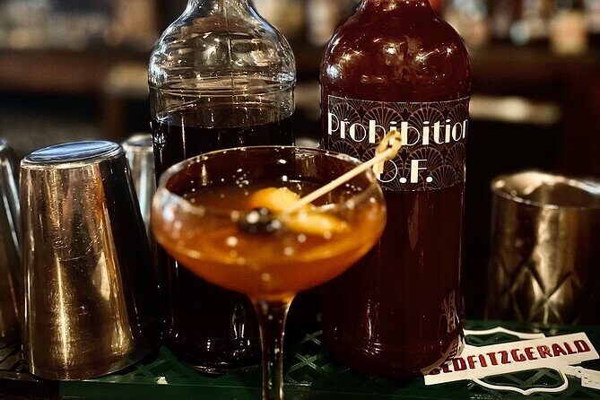 Tipsy History: The Happy Hour Historical Pub Crawl of Annapolis - An Engaging and Authentic Introduction to Annapolis’ Drinking Past