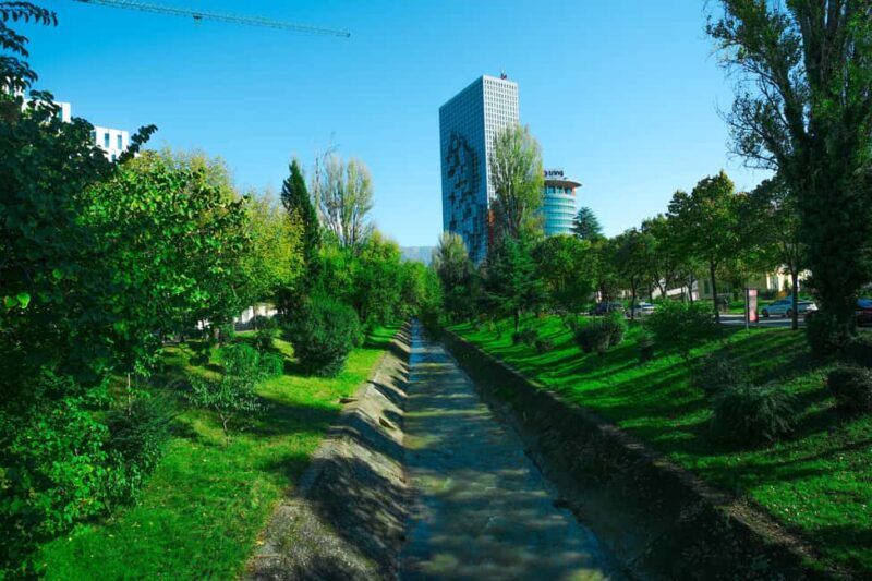 Tirana: City Tour with Photographer (book a day in advance!) - Key Points