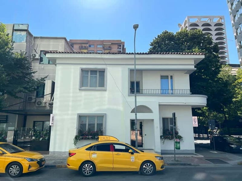Tirana: Express Walking Tour with a Guide - The Sum Up