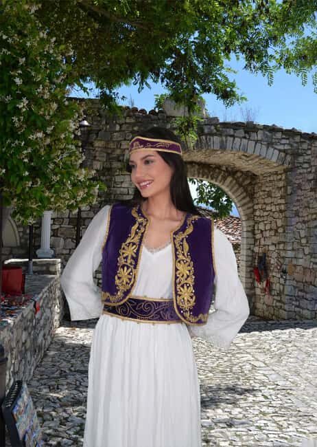 Tirana: Traditional Photoshoot in Albanian Costumes - Pros and Cons