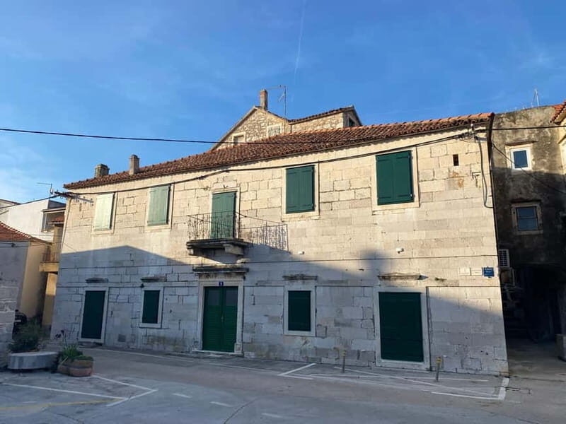 Tisno: Tour of the town with churches and palaces - A Detailed Look at What the Tour Offers