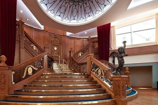 Titanic Exhibit Belfast City Private Chauffeur Tour from Dublin - Discovering the Belfast Sights