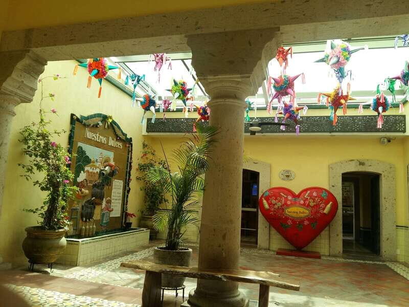 Tlaquepaque Magic Town: Artisans, Traditions, Architecture - Culture in Motion: Dance, Music, and Record Breakers