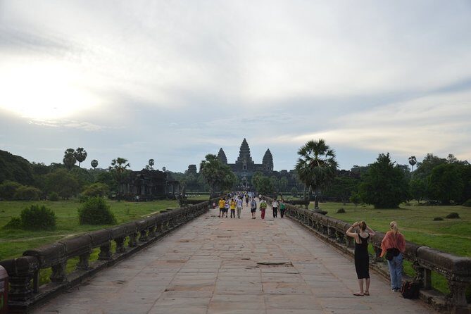 To explore Angkor Wat for 3 days - Discovering Angkor Wat in Three Days: An In-Depth Review