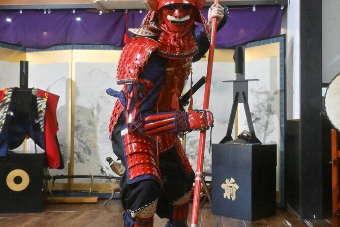 To war, let's go to battle!Samurai Sword cutting & Armor shooting - Who Will Enjoy This Experience Most?