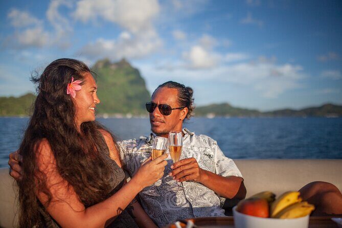 Toa boat Bora Bora Private Sunset On Entertainer Bar Boat - Authentic Polynesian Touch