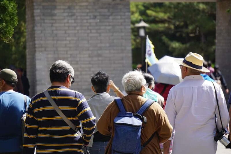 Tokyo: 6-Day Japan Tour with Hotels and Guide - Authentic Encounters and Unique Experiences