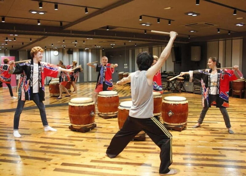 Tokyo 6hr Private Guided Tour & Wadaiko Drumming Experience - Key Points