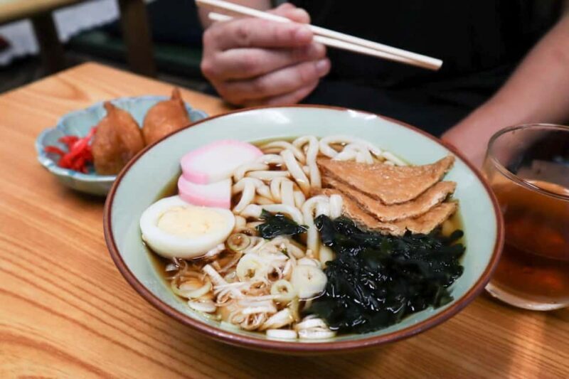 Tokyo: Akasaka Walking Tour with Temple Visit - Key Points