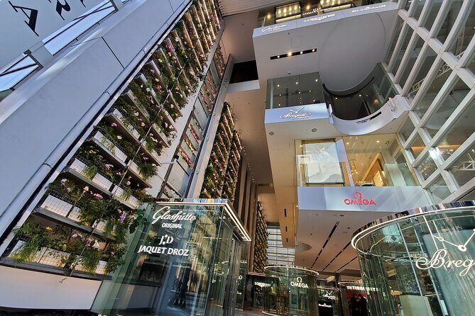 Tokyo Architecture and Contemporary Art Walking Tour with a local guide - Key Points