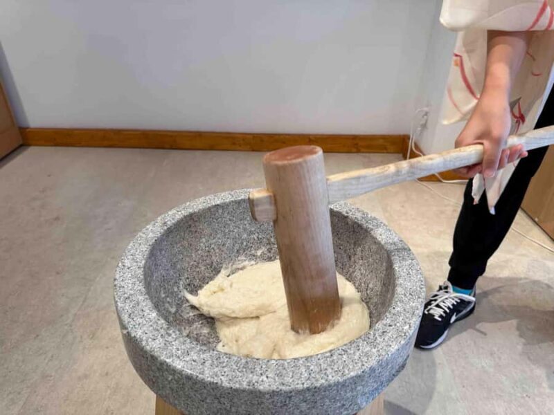 Tokyo Asakusa: Mochi Pounding and Tasting Experience - Key Points