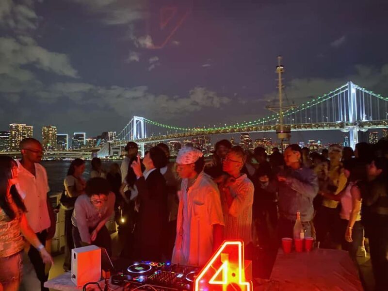 Tokyo: Boat Party with Live DJ Sets and Drinks - Key Points