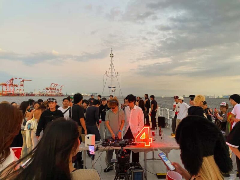 Tokyo: Boat Party with Live DJ Sets and Drinks - Overview of the Experience