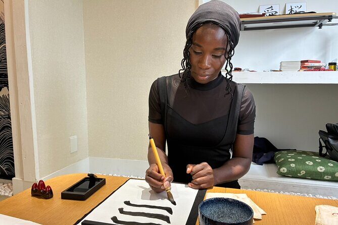 Tokyo: Calligraphy Experience at Japanese Room in Shibuya - Visualizing the Experience