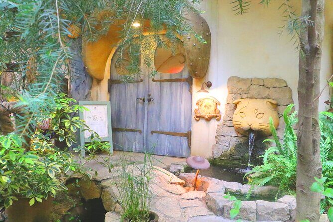 Tokyo Cat Cafe in Kichijoji - Castle Themed - Key Points