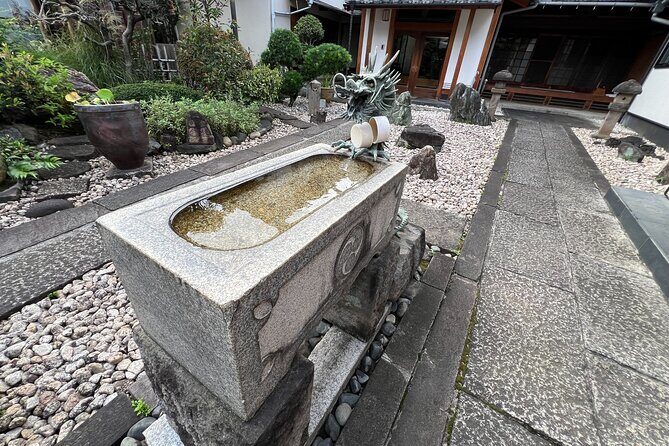 Tokyo Experience of 560 Years Tradition with Instructor - Frequently Asked Questions