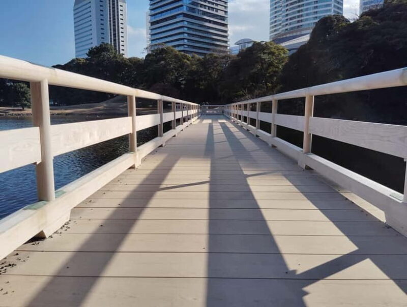 Tokyo: Hama-rikyu Garden Guided Tour with Entry Ticket - Practical Details and Tips