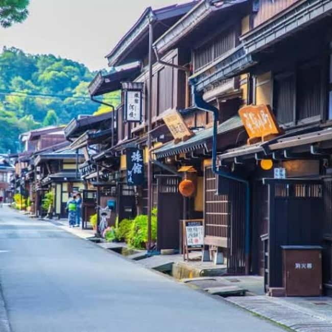 Tokyo: Hida Takayama & Shirakawa-go Day Trip with Guide - Authenticity and Traveler Feedback