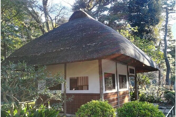 Tokyo highlights, Korakuen Garden, Kagurazaka Backstreet Walking - Exploring La Kagu & Kengo Kuma’s Creations