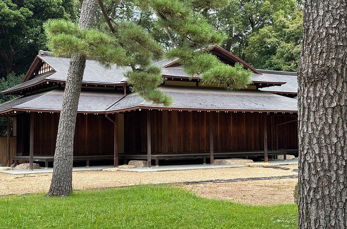 Tokyo: Imperial Palace and Edo Castle Ruins Cultural Walking Tour - Who Will Enjoy This Tour?