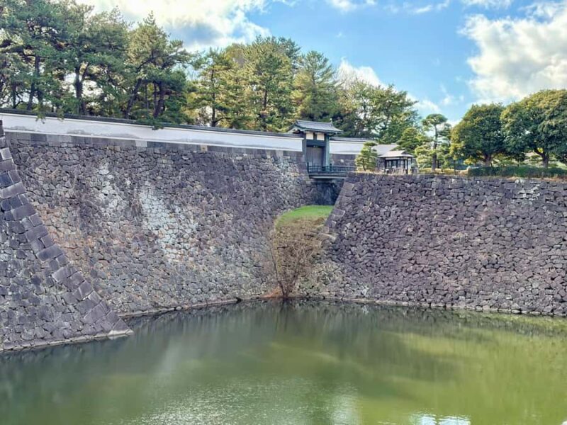 Tokyo: Imperial Palace and Kagurazaka Hidden History Tour - Key Points
