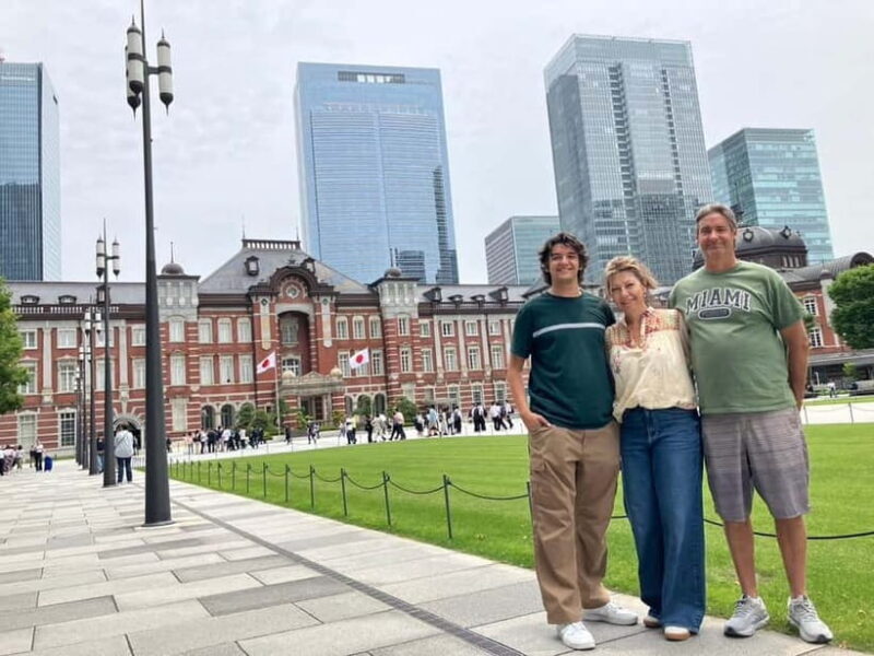 Tokyo: Imperial Palace East Gardens and Tokyo Station Tour - Discovering Modern Tokyo at Marunouchi and Tokyo Station