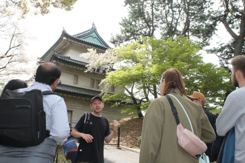 Tokyo: Imperial Palace Japanese History Walking Tour - Who Should Consider This Tour?