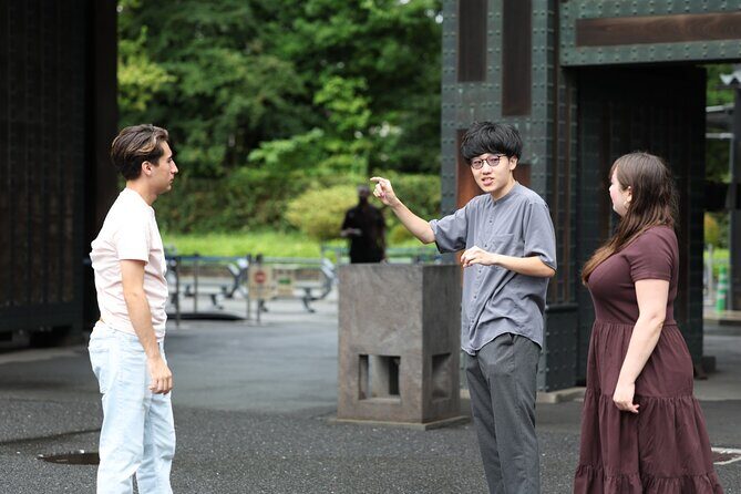 Tokyo: Imperial Palace Private Historic Walking Tour - A Close Look at the Experience