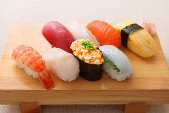 Tokyo Limited-Date Cherry Blossom Route Cruise & Show & Meal - What the Experience Looks Like