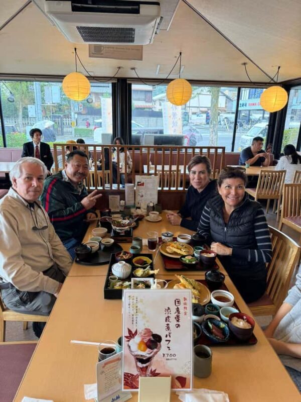 Tokyo: Midnight Halal Ramen and Mosque Tour with Guide - Key Points