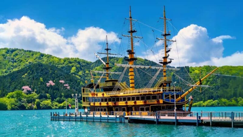 Tokyo: Mt. Fuji, Hakone Ropeway, Owakudani & Lake Ashi Tour - Hakone Shrine and Lake Ashi