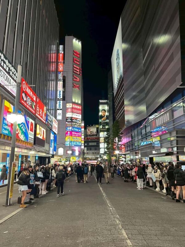 Tokyo Night Walk: Shibuya & Shinjuku Hidden Alleys - Transition to Shinjuku by Train