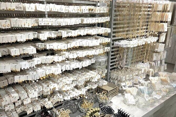 Tokyo Pop Culture Deep Dive: 100 Yen Shop & Gachapon Exploration - The Value for Travelers