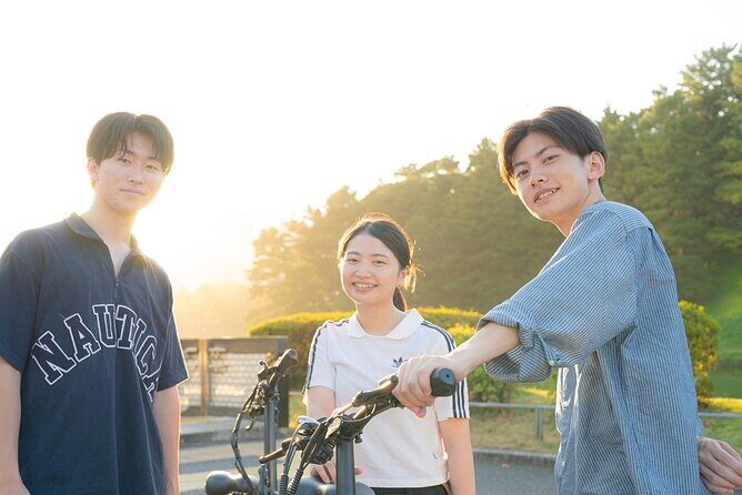 Tokyo: Private E-Bike Tour of the Imperial Palace Area - Yasukuni Shrine: A Place of Reflection