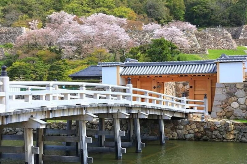 Tokyo: Private Tour of the Imperial Palace East Gardens - FAQ