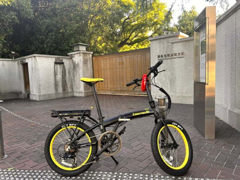 TOKYO: Professional Gardener Guides Gardens by E-bike -LIGHT - An In-Depth Look at the Tour Experience