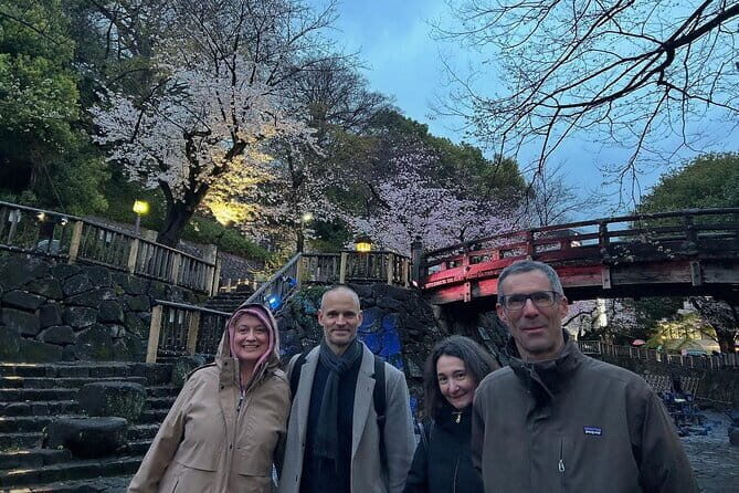 Tokyo Sakura Cherry Blossom Viewing w/One Sake Hanami Bento - Exploring the Tokyo Sakura Cherry Blossom Viewing with a Hanami Bento and Sake