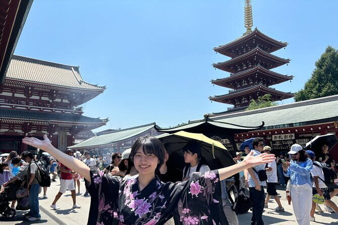 Tokyo: Sensoji Temple & Street Food: Private Tour with guide - Exploring Kappabashi Street: Tokyo’s Kitchen Wonderland