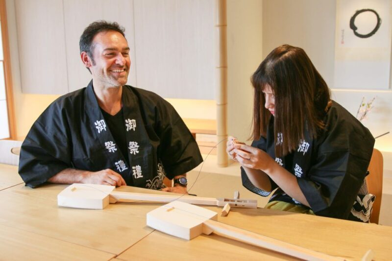 TOKYO SHAMILet's make a mini shamisen and play it! - Introducing the Tokyo Shamisen Experience