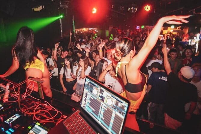 Tokyo Shibuya Club Hopping Tour with Japanese college students - Introduction