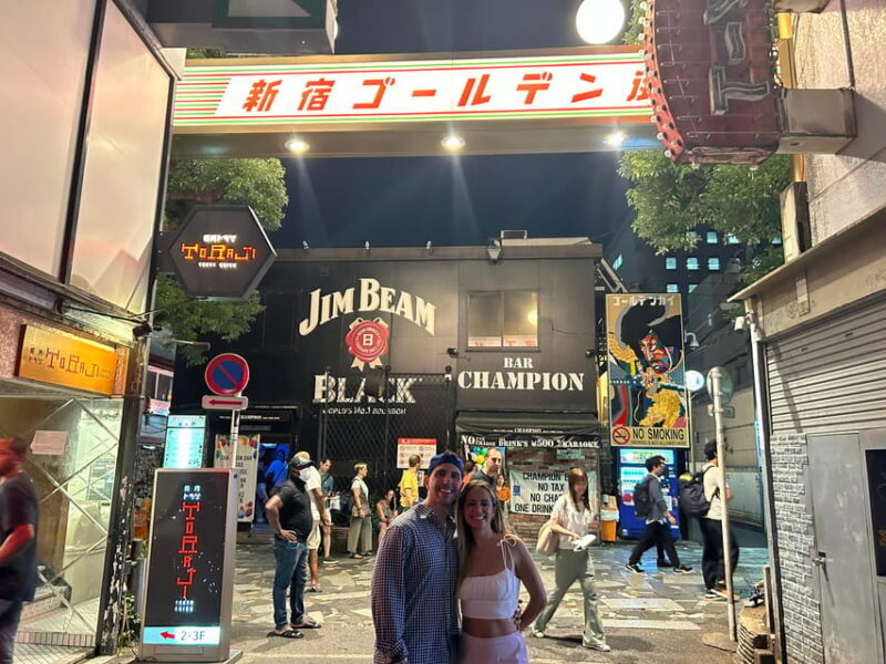 Tokyo Shinjuku Food Tour: 13 Dishes + 4 Drinks + Immersion - The Group Size and Atmosphere