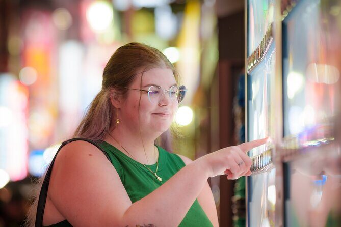 Tokyo Shinjuku Night Photo Tour with Pro Gota - Jouenji Temple: Peaceful Lanterns