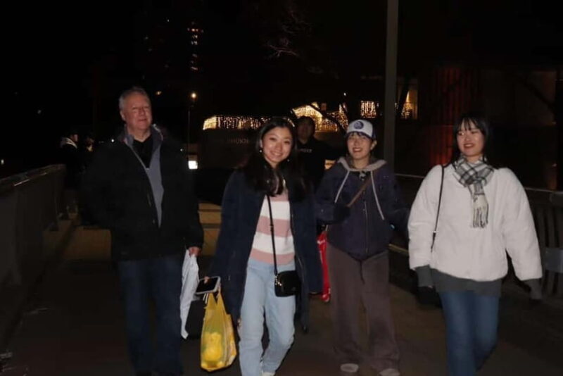 Tokyo: Shinjuku tour with university students in Tokyo - An Authentic Glimpse into Shinjuku