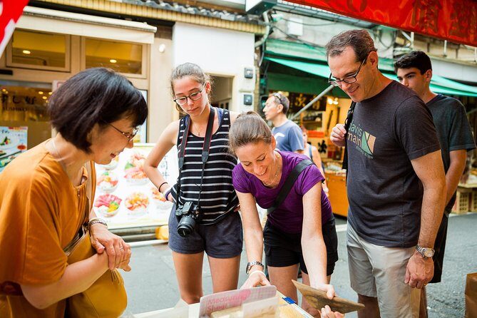 Tokyo Tsukiji Fish Market with Fish Tasting (90min Walking Tour) - A Closer Look at the Tsukiji Fish Market Guided Tour